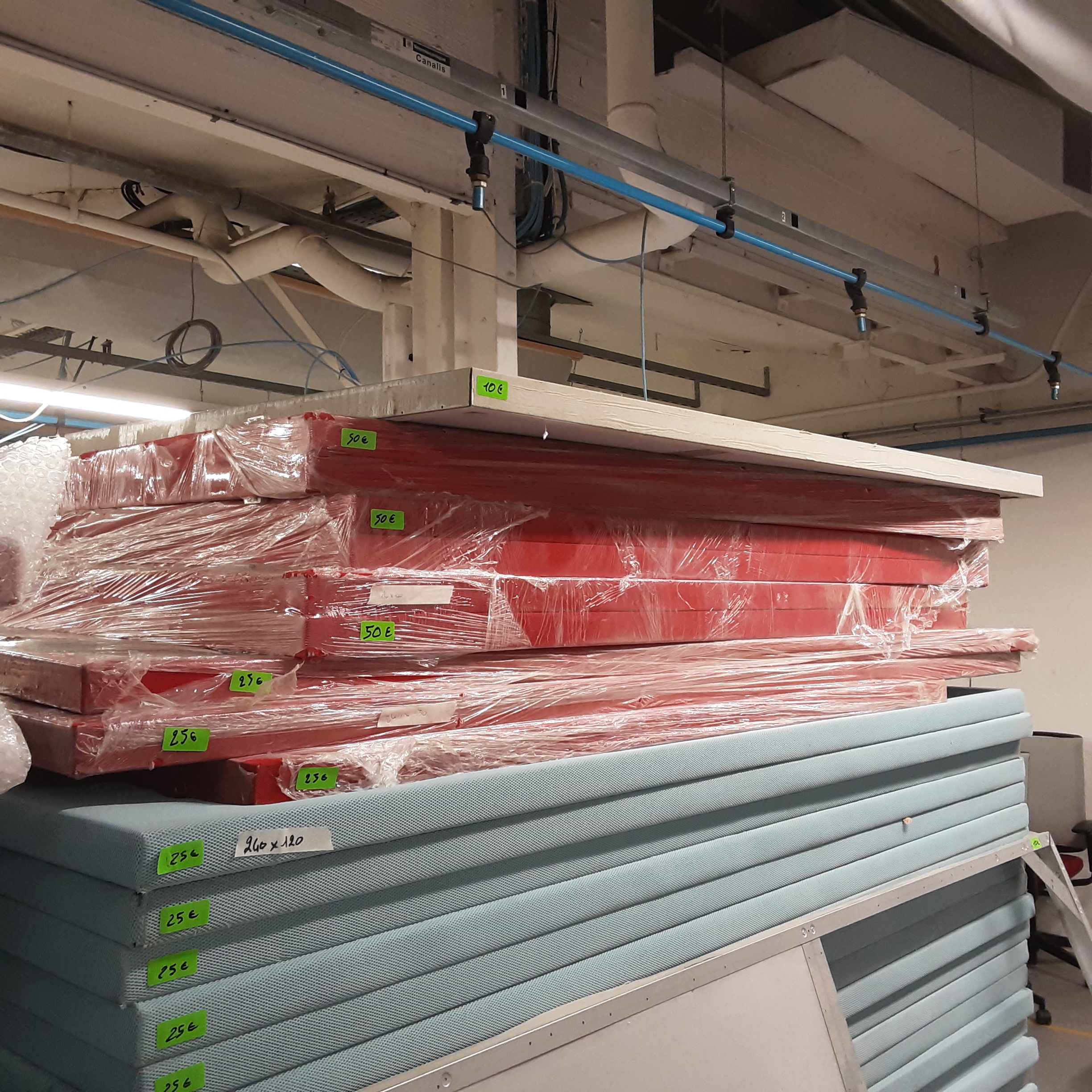 Cloison accoustique rouge 240 x 130 x 5 cm – Sileo